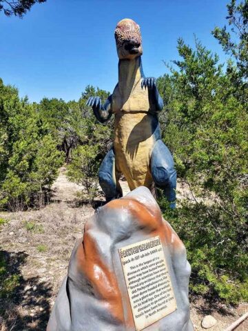 There's A Dinosaur Park In Texas With 150 Life-Size Creatures And It's ...