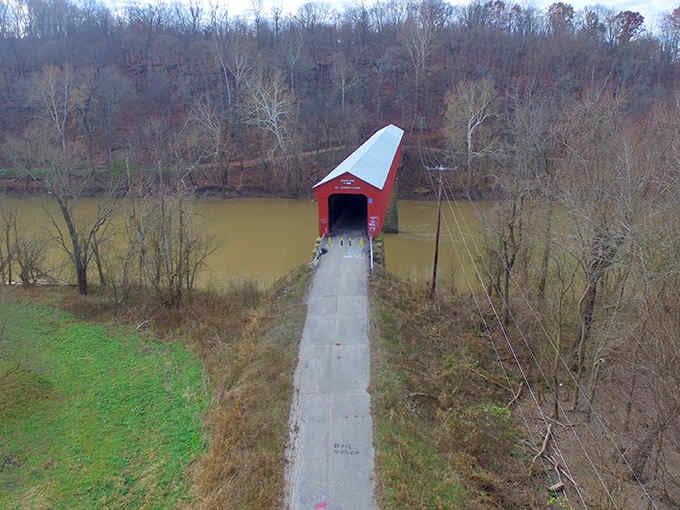 From above, you can truly appreciate how this engineering marvel spans the river with elegant simplicity.