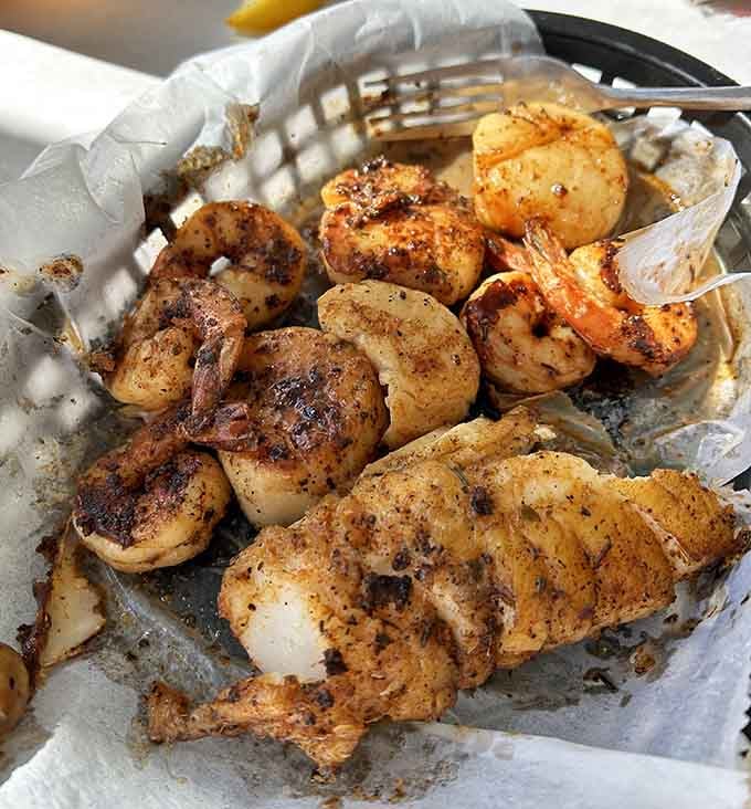 When your seafood basket looks this good, you know someone in that kitchen understands the assignment perfectly.