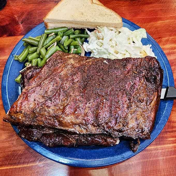 When your ribs come with toast and coleslaw, you know someone understands the importance of balance.