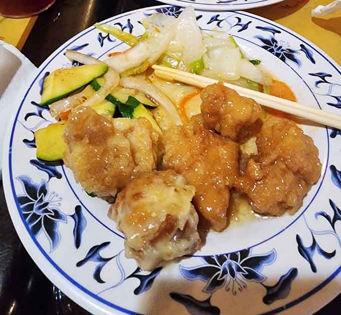 Sesame chicken with vegetables demonstrates why some dishes become buffet staples&mdash;they're just that satisfying every single time.