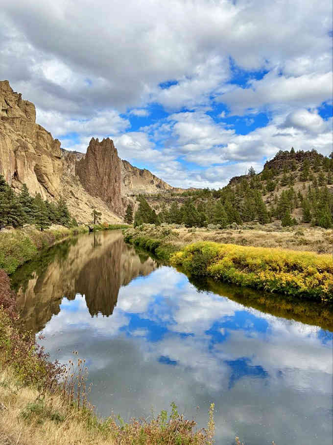 The Crooked River mirrors the sky so perfectly, you'll question which way is up in this high desert wonderland.