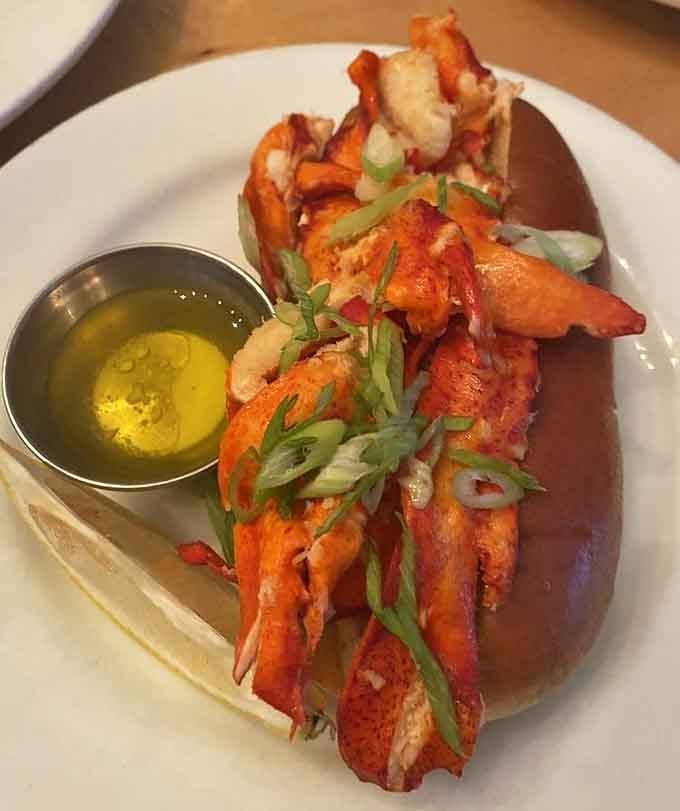 That lobster didn't travel 900 miles to be anything less than spectacular, and it clearly succeeded in its mission beautifully.