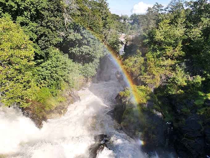 Double rainbows in the mist? Mother Nature showing off her full repertoire of special effects here.