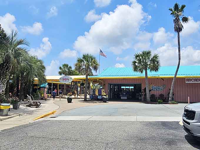Palm trees swaying under blue skies&mdash;this tropical paradise serves up Gulf Coast vibes with every single bite.