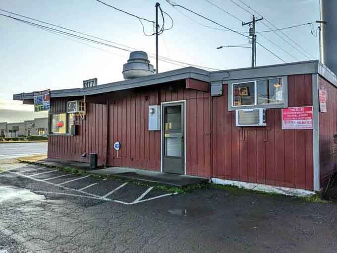 Corner location with generous windows means you can watch small-town life unfold while enjoying your morning coffee and hash browns.