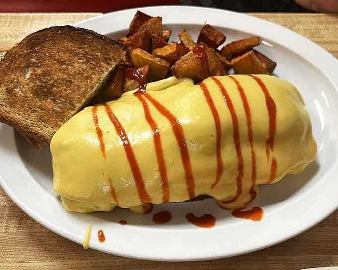 The Rooster brings hollandaise and sriracha together like old friends who finally decided to collaborate.