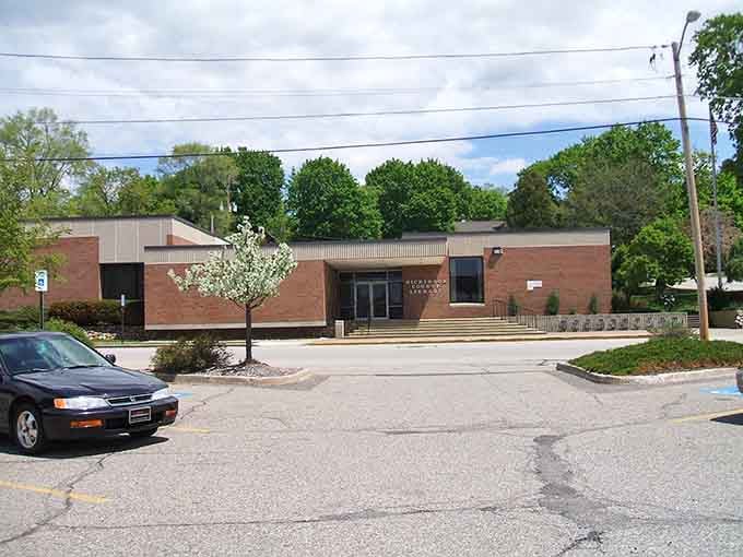 The Dickinson County Library proves that knowledge and good architecture make excellent neighbors in this town.