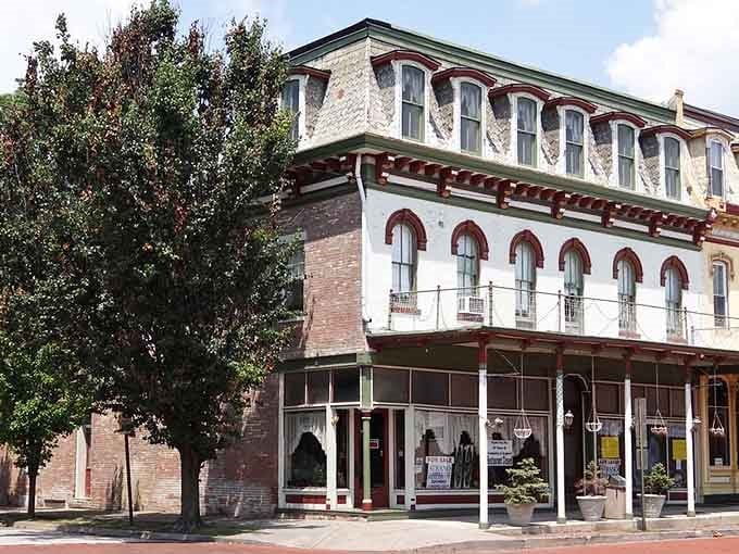 Architectural details that make you wonder why modern buildings look like boring boxes with windows.