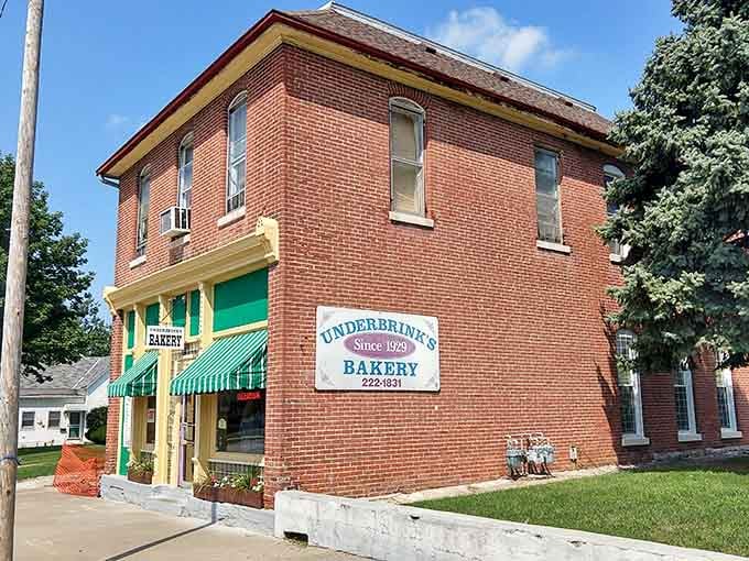 Underbrink's Bakery has been feeding Quincy since way back when, proving good bread never goes out of style.
