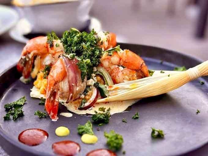 Craft cocktails with a sunset view: the kind of happy hour that makes you forget what day it is.