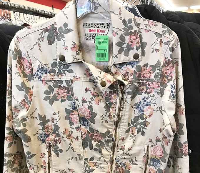 This floral jacket is giving serious vintage vibes and waiting to become someone's new favorite spring statement piece.