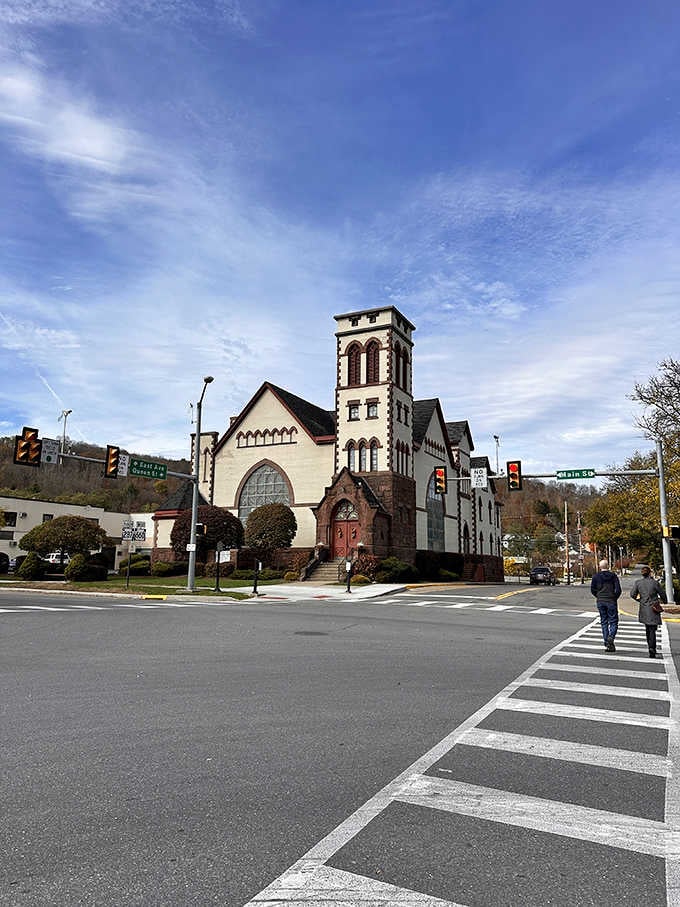That wide main street view feels calm and timeless, like the kind of place made for slow afternoons.