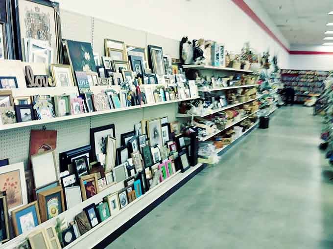 Picture frames in every size and style, ready to showcase your memories without breaking the bank.