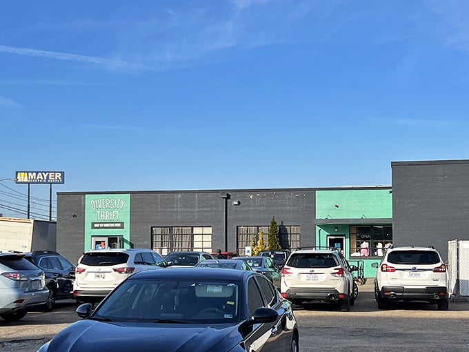 The full parking lot and industrial-chic building prove that smart shoppers know where to find the best secondhand deals around.