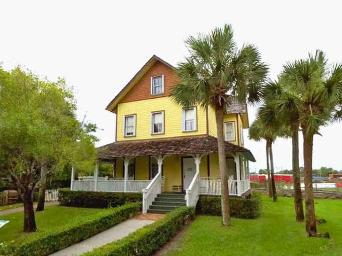 That sunny yellow exterior and white trim give this Victorian charmer a cheerful appearance that belies its spooky reputation.