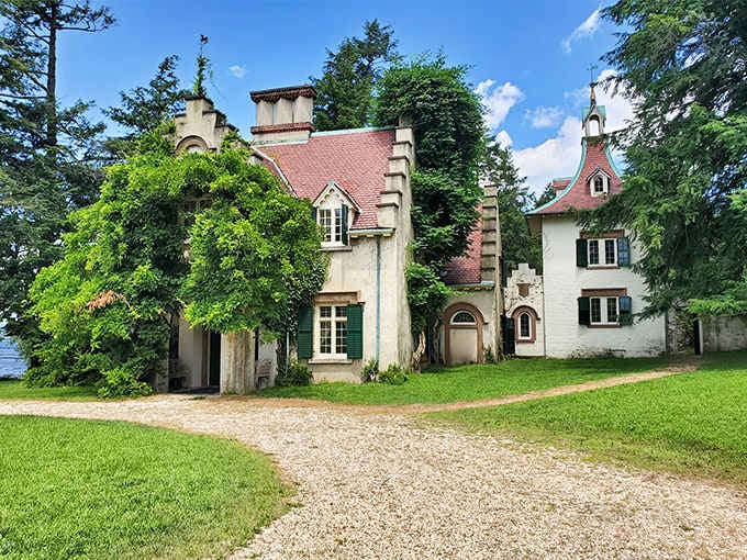 Washington Irving's cottage looks exactly like a place where ghost stories and legends would be born.