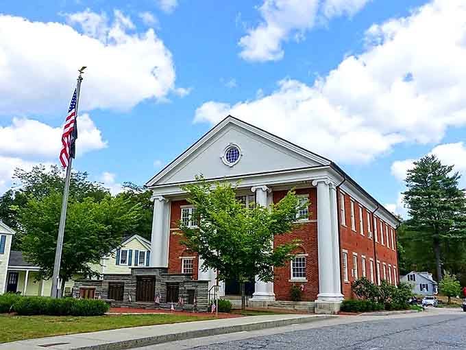 This stately colonial beauty stands proud like it's auditioning for a Hallmark movie&mdash;and honestly, it's got the part.