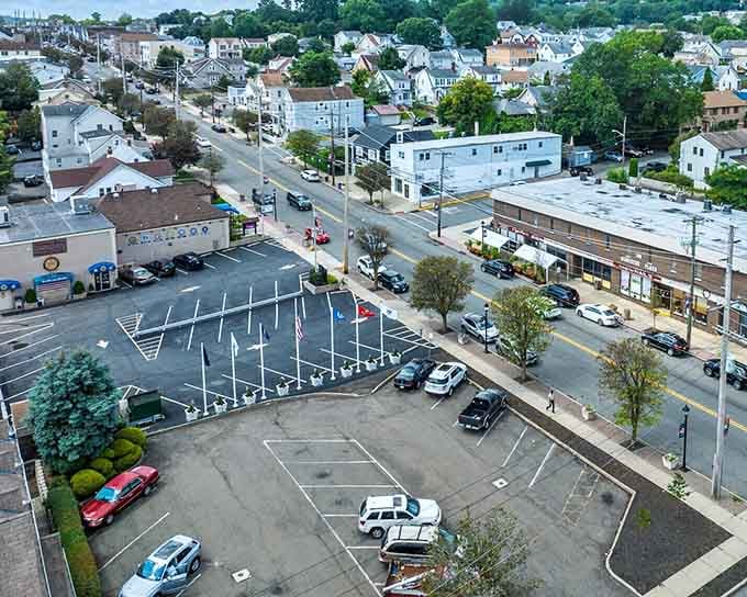 Wide-open parking and classic storefronts create that easy-going atmosphere where everyone feels like a regular.