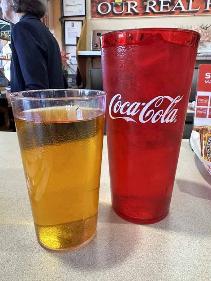 Those vintage-style glasses make even sweet tea and soda look like they're ready for their close-up.