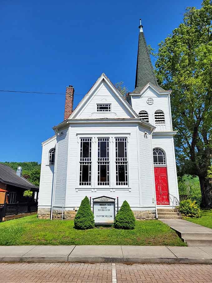 This charming white church adds a touch of historic elegance to a town otherwise dedicated to getting gloriously muddy.