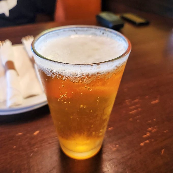 A cold beer and Detroit-style pizza is a pairing that makes perfect sense, like peanut butter and jelly.