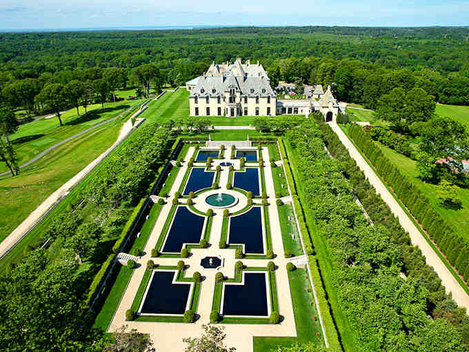 These formal gardens stretch toward infinity, making Versailles jealous from across the Atlantic Ocean.