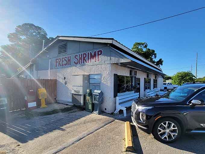 That no-nonsense exterior and straightforward signage promise seafood so fresh it practically tastes like the ocean breeze.