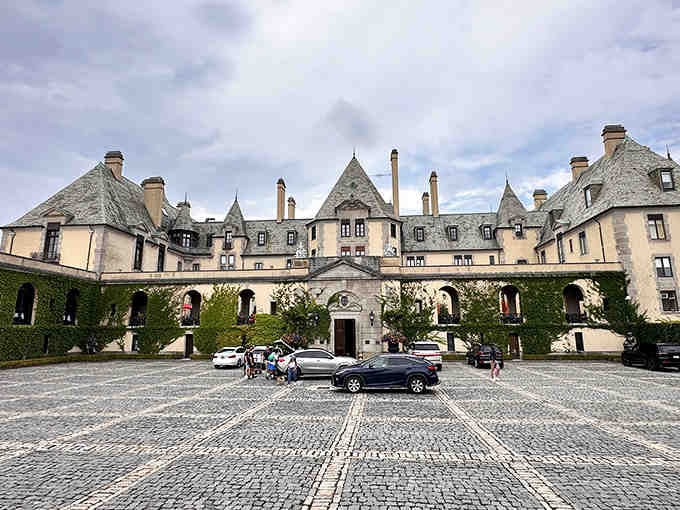 The ch&acirc;teau's limestone facade and countless chimneys scream "Gatsby was here" louder than any jazz band.