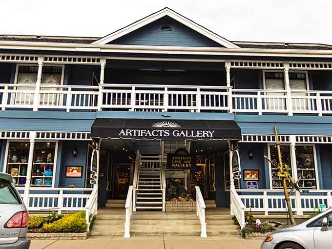 Two stories of art galleries mean you can browse culture without anyone asking when you're getting back to work.