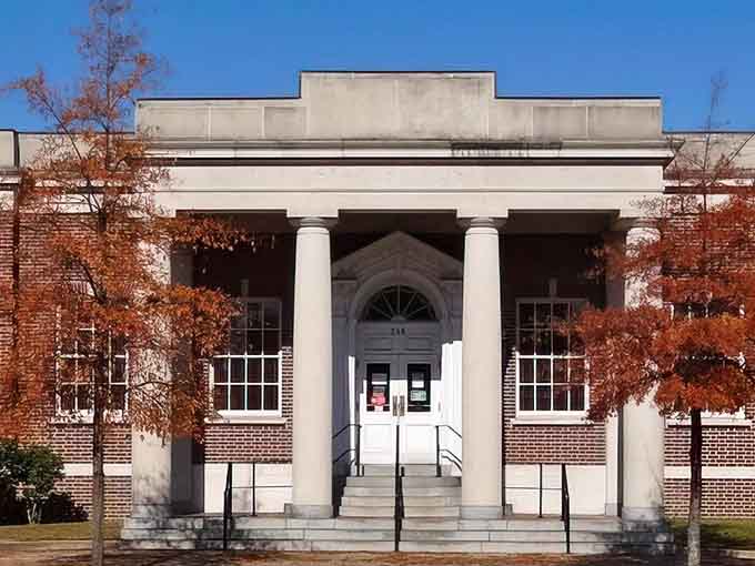 A post office with actual architectural character, back when buildings had personality instead of just being beige boxes.