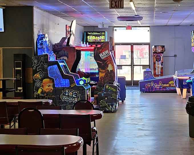 The arcade area keeps everyone entertained between frames, offering classic games that never get old.