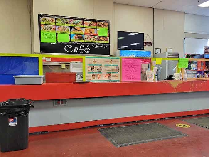 Even treasure hunters need fuel, and this caf&eacute; understands that shopping is serious business requiring proper sustenance.