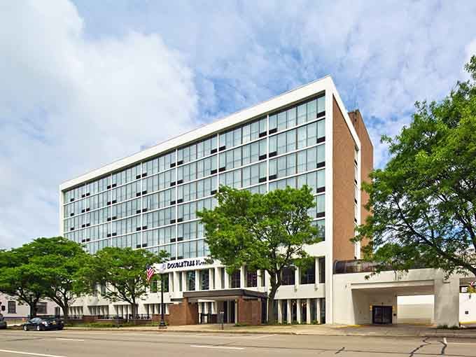 The DoubleTree stands modern and clean, proving Jamestown knows how to blend contemporary comfort with historic character beautifully.