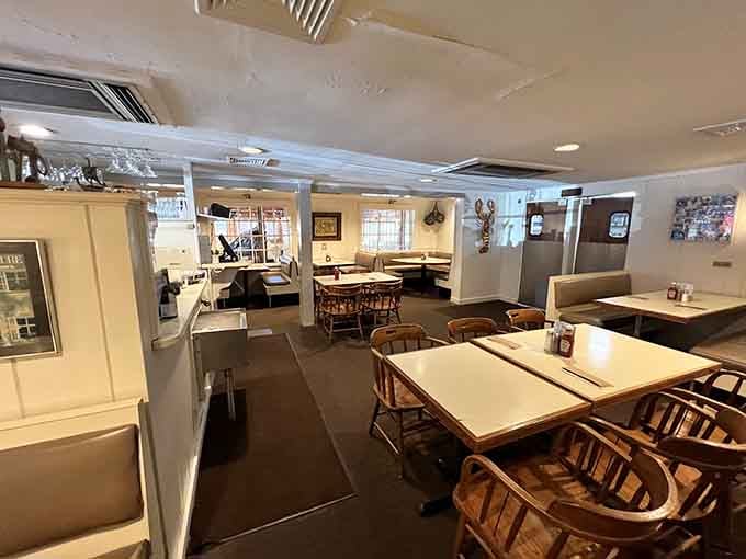 The dining room's comfortable simplicity lets the food do all the talking&mdash;exactly as it should be done.