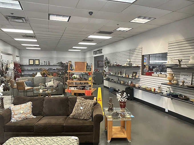 Couches and home d&eacute;cor create a cozy vignette that makes you want to redecorate your entire house immediately.