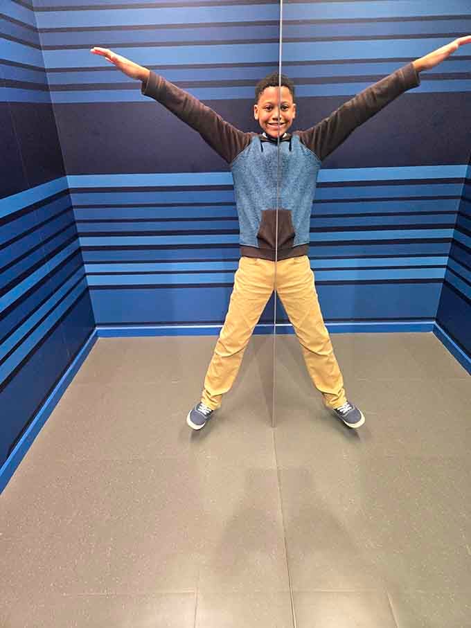 Half a body never looked so complete, thanks to mirrors that perform surgical magic without anesthesia.