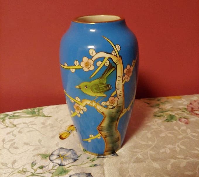 Hand-painted porcelain like this reminds us that people once decorated everyday objects with actual artistry and patience.