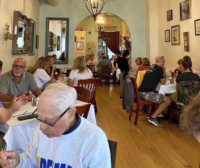 A full house of happy diners proves that word travels fast when breakfast is this good.