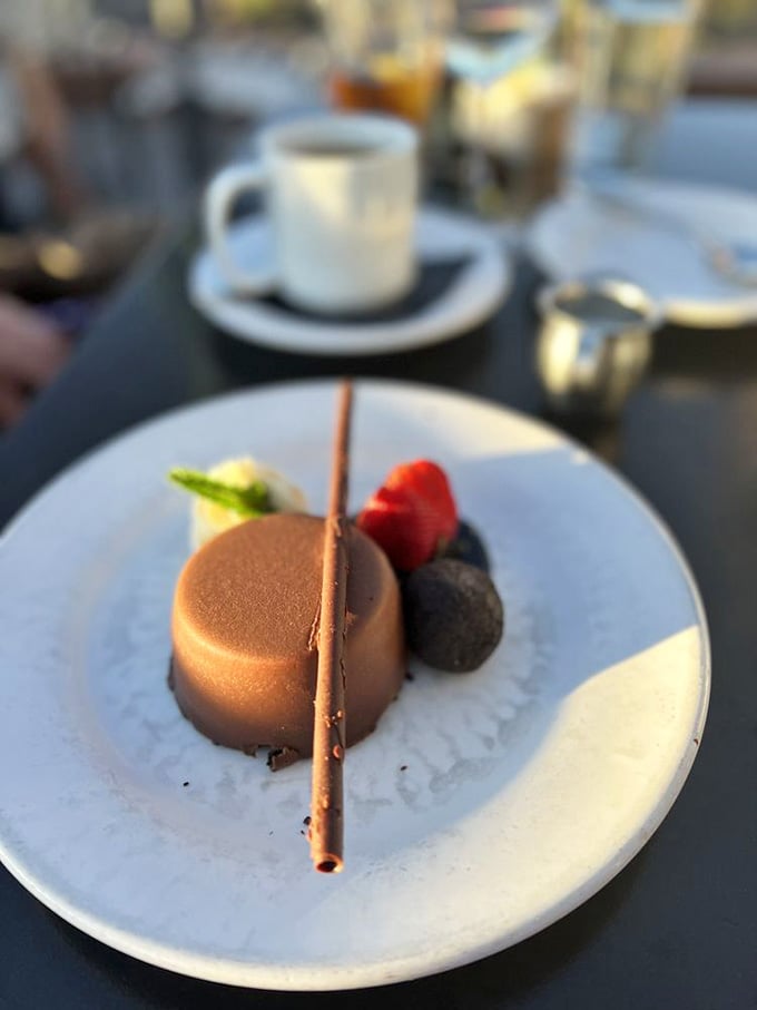 Chocolate and peanut butter unite in this dessert like the greatest partnership since peanut butter met jelly originally.