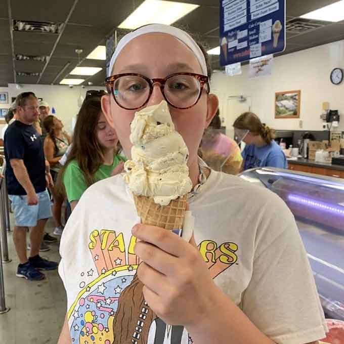 That cone-to-face ratio tells you everything about Toft's generous portions and this customer's excellent life choices today.