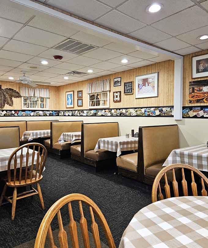 Booths and tables filled with happy diners who've discovered that the best Florida experiences don't always involve a beach.