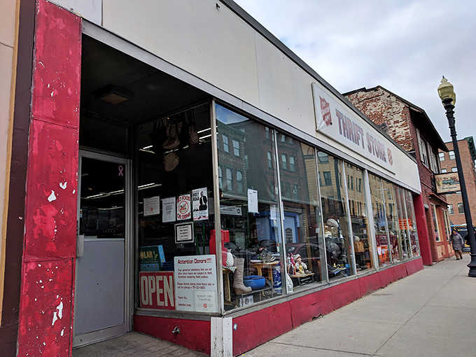 Those long windows display enough merchandise to make you want to cancel your afternoon plans and browse.