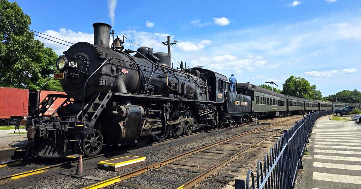 Hop Aboard These 6 Connecticut Trains For The Most Scenic Day Trips You ...
