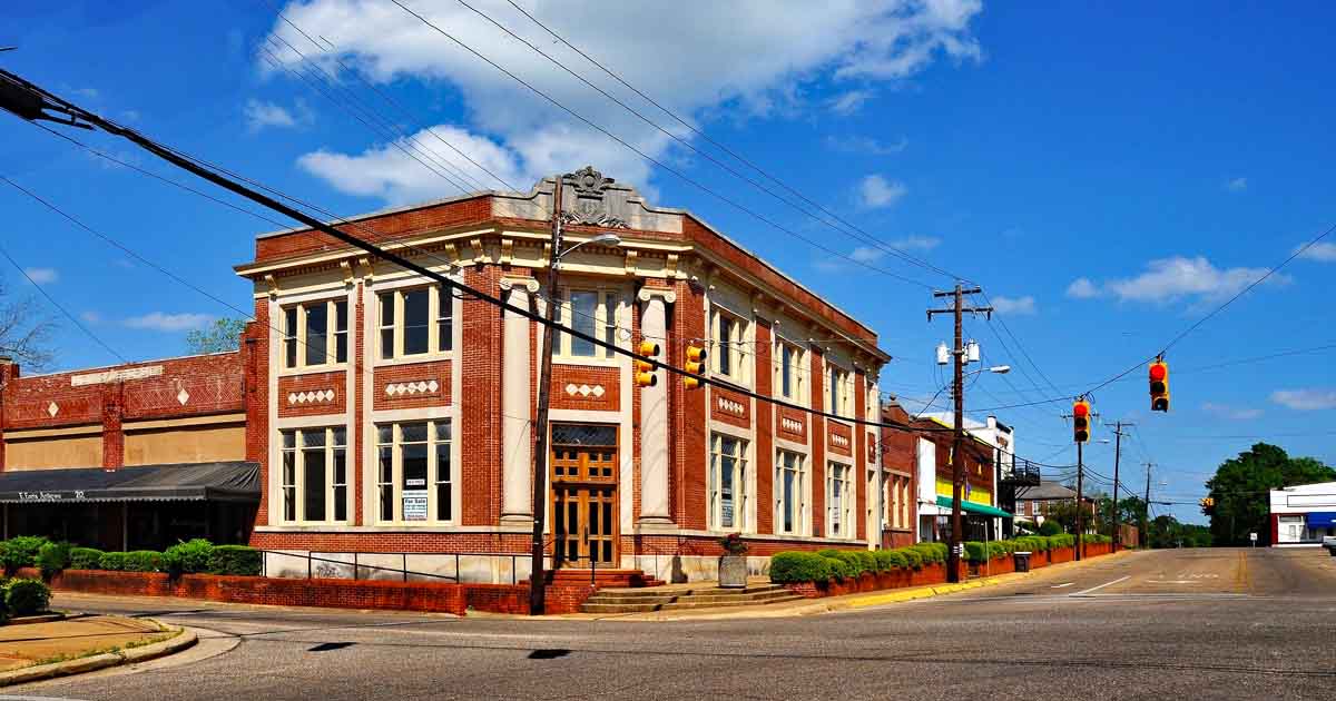 You Need To Visit These 10 Alabama Towns Before You Decide Where To ...