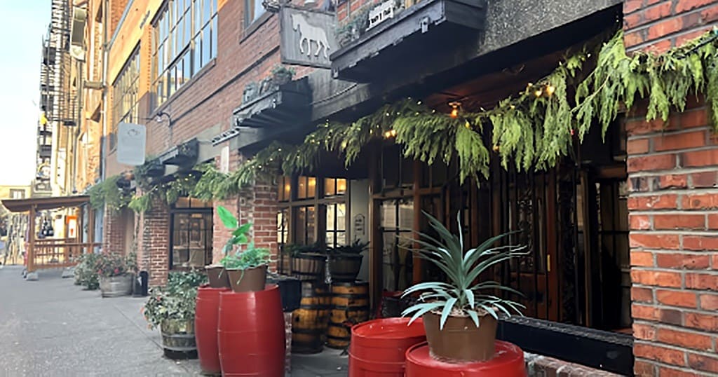 Prepare To Be Amazed By These 6 Incredibly Unique Restaurants In Washington
