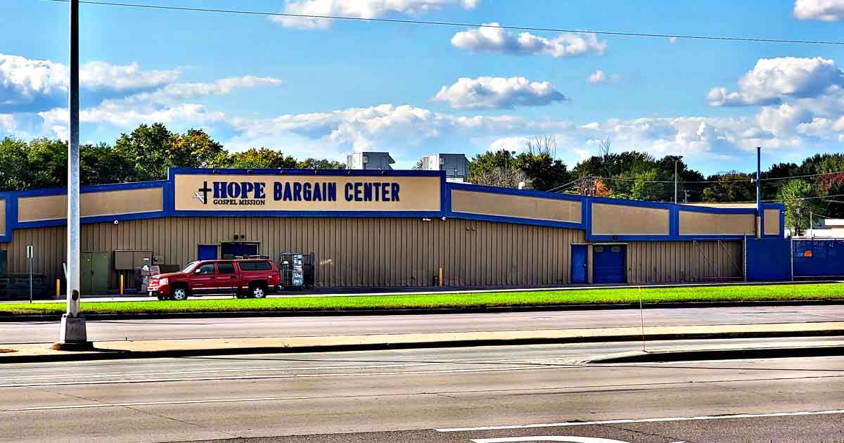 Bargain Lovers From Across Wisconsin Are Obsessed With This Enormous ...