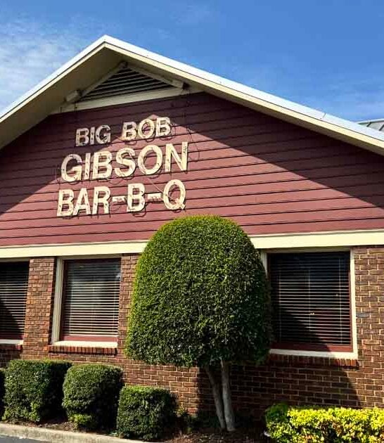 You&rsquo;ll Want To Lick Your Fingers Clean After Eating Ribs At This Legendary Alabama BBQ Joint
