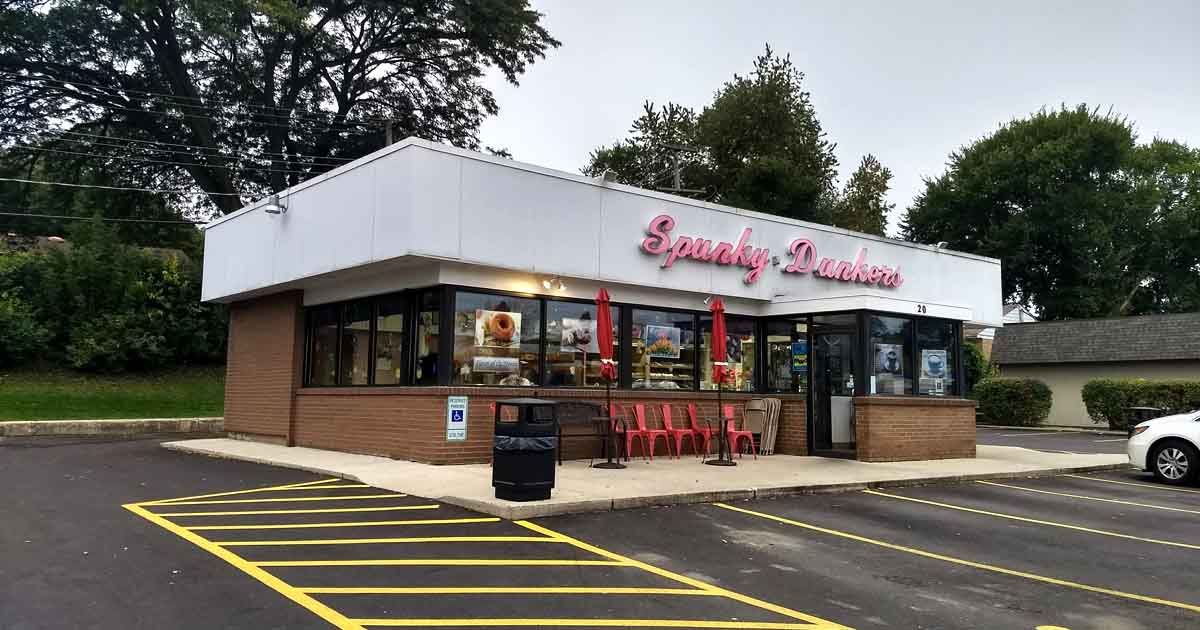 8 Beloved Old-School Donut Shops In Illinois That Are Worth The Drive