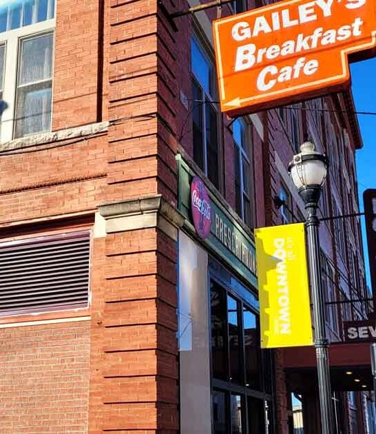 breakfast cafe hidden missouri ftr